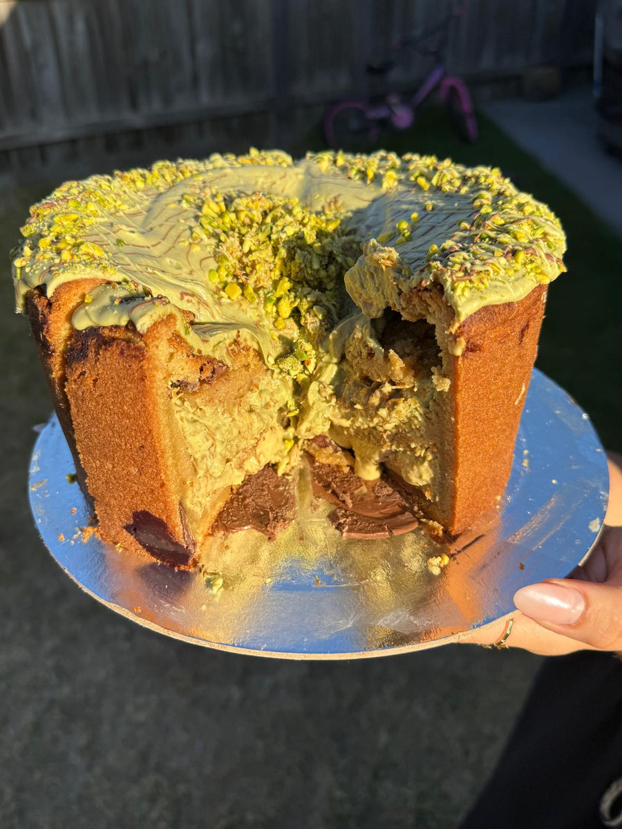 Viral Dubai Pistachio, Chocolate & Knafeh loaded Cake **48hrs Notice r ...